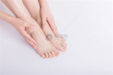 腿上放只手的图片手放在腿上的卡通图片 伤感说说吧