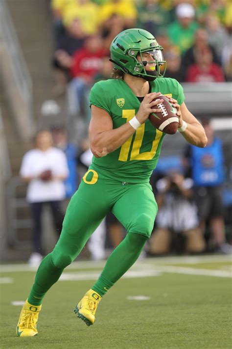 Justin Herbert Bio NFL Girlfriend Players Bio