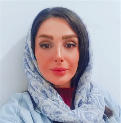 میناحیاتی فوق لیسانس زبان انگلیسی با 10 سال سابقه تدریس ایران مدرس