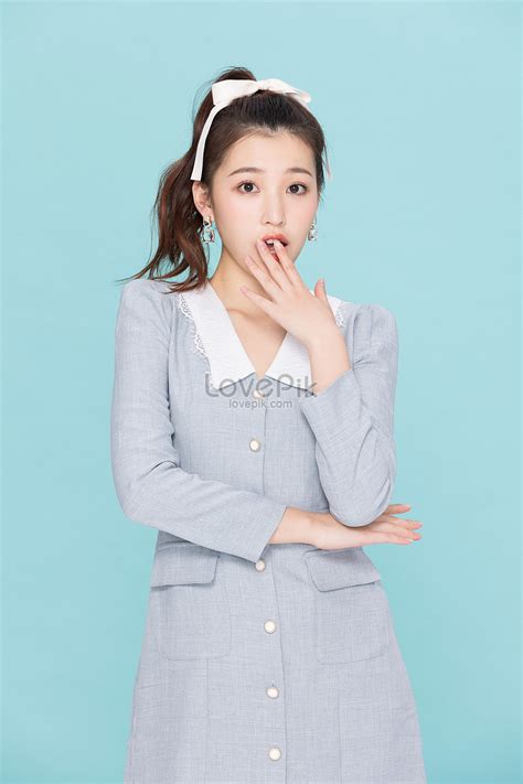 한국 달콤한 소녀 놀란 표정 사진 무료 다운로드 Lovepik