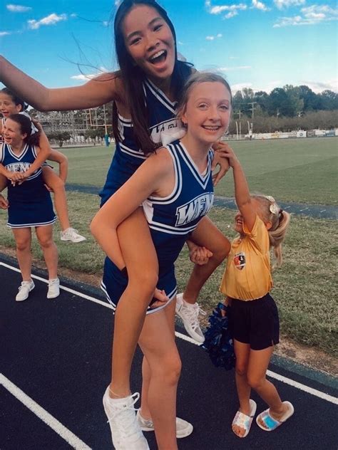 Cheerleading Best Friends