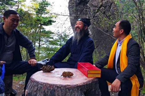 程道长特邀尹西林为天竺山道教书画院宣传部长山阳县商洛市活动
