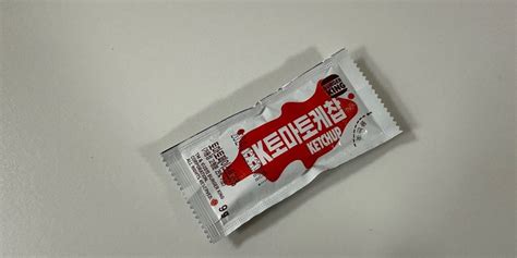 일회용 케첩은 피자가 아니라 화장실에 바르세요 생활의지혜
