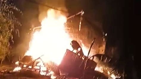 രാത്രി മദ്യപിച്ച് ലക്കുകെട്ടെത്തി മകനുമായി വഴക്ക് പിന്നാലെ വീടിന്