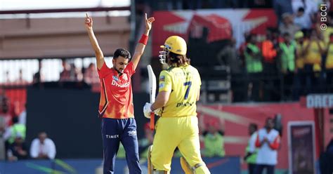 Pbksvscsk தோனி விக்கெட்டை கொண்டாடல ஏன் தெரியுமா ஹர்ஷல் படேல்