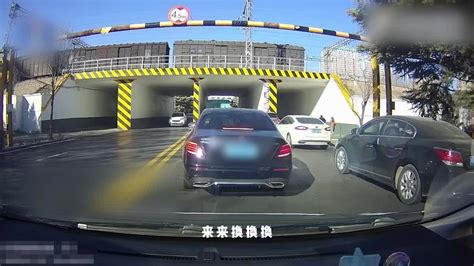 酒驾遇查夫妻换座，萌娃大喊：“警察我爸喝酒啦”凤凰网视频凤凰网