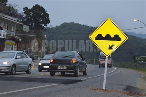 Redutores De Velocidade SÃo Instalados Na Rodovia O Popular