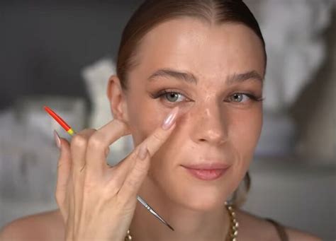 How To Do A Cute Makeup Look With Faux Freckles Upstyle