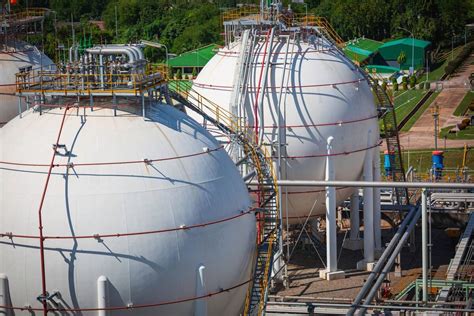 Navigating Natural Gas Bearish Signals Resistance And Potential Reversals