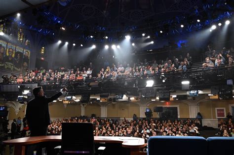 The Late Show With Stephen Colbert Returns Cbs Crazy Summer