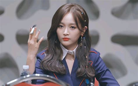 180301 宇宙少女签售会 吴宣仪直拍哔哩哔哩 ゜ ゜つロ 干杯~ Bilibili
