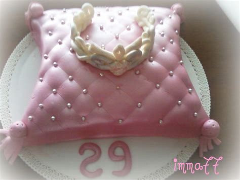 Dolcemania Di Imma77 Torta Cuscino Con Coroncina