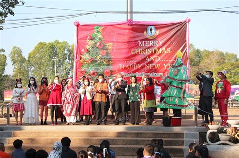 ข่าว Like สาระ แห่แชร์ ทีชเชอร์สุดน่ารักเล่นใหญ่จัดเต็ม กับคอสตูมวันคริสต์มาส