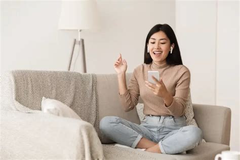 Why Do My Airpods Hurt My Ears Causes Alternatives And More