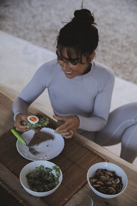 Stef Williams On Endometriosis Nutrition And Fitness Womens Fitness