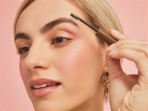 How To Glue Down Your Eyebrows In 6 Easy Steps