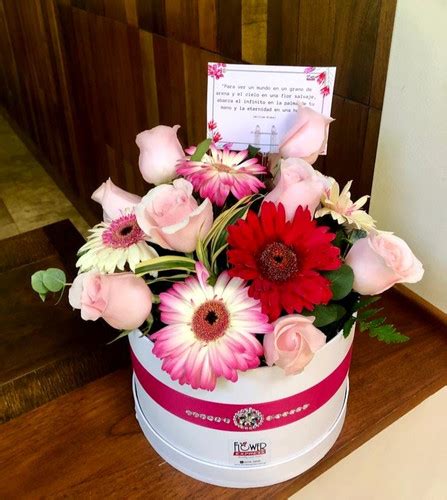Caja White Rosas Gerberas Flower Express