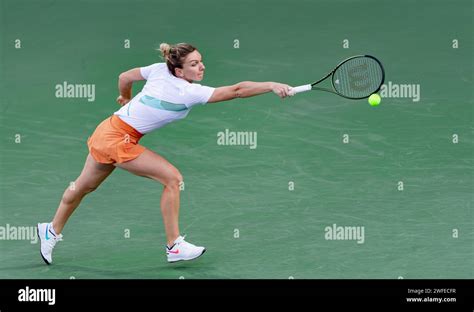 Jelena Ostapenko Lat Vs Simona Halep Rou During Their Singles
