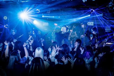 これが、俺たちの生きざまだzeke Deuxが2周年公演で見せた誇りを掲げた熱い姿。 Stuppy