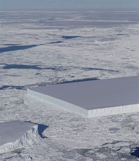 A Giant Perfect Rectangular Antarctic Iceberg Wordlesstech