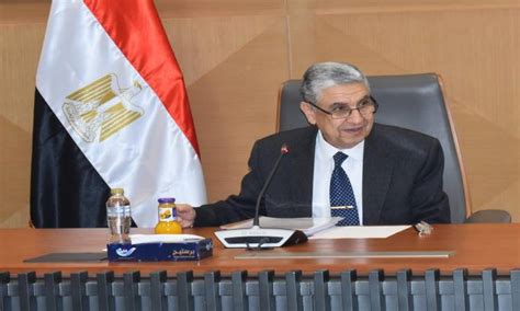 وزير الكهرباء أعتذر للشعب عن أي ضيق من انقطاع التيار ونعمل على حل