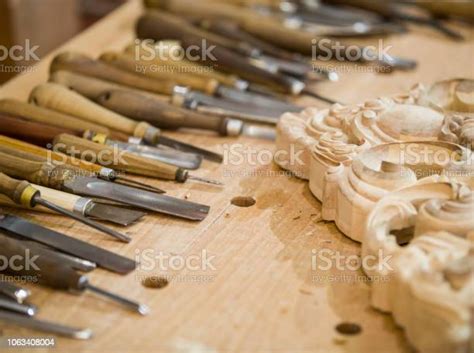 Diy 개념입니다 목공 및 공예 도구입니다 목공 손 도구입니다 나무 부품 판자 및 주식입니다 나무 배경 0명에 대한 스톡 사진