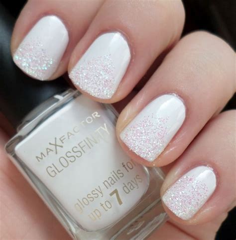 65 Incredible Glitter Accent Nail Art Ideas You Need To Try Page 6