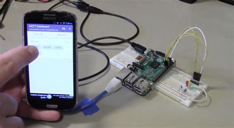 Cómo encender un LED con Raspberry Pi usando MQTT BricoGeek