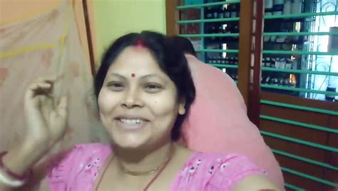 Desi Style Vlogbedcleaning Nudity Sexually And Explicit Video On