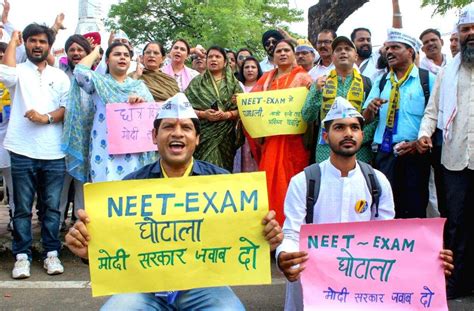 Aap Supporters Protest Against Alleged Irregularities In The Neet