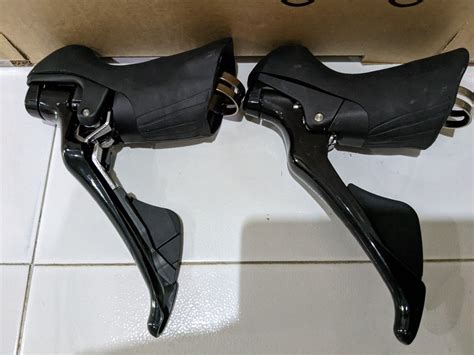 Shimano 105 shifters R7000, Sports Equipment, Bicycles & Parts, Parts ...