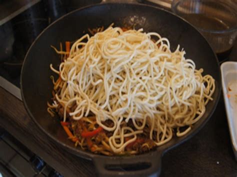 Mie Nudeln Mit Hackfleisch Und Buntem Gemüse Einfach Von Mausvoh