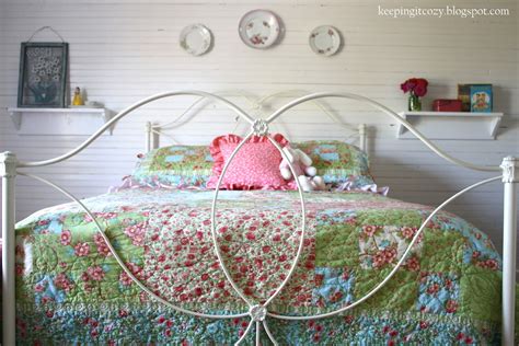 Keeping It Cozy A Girls Farmhouse Bedroom