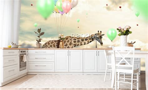 Fototapete Fliegende Giraffe inmitten von bunten Luftballons nach Maß