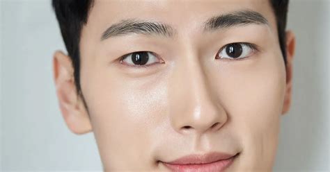 배우 전문 스튜디오에서 전문직 프로필 사진 촬영하기 숨고 숨은고수