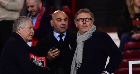 Equipe De France Psg Laurent Blanc Proche Dun Banc Européen Grâce à