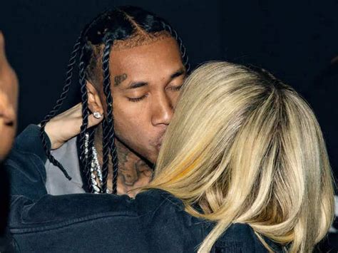 Avril Lavigne Looks Happy In New Relationship With Rapper Tyga After