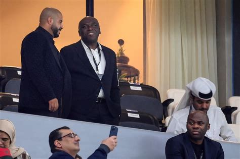 Pai De Mbappé é Clicado No Estádio De França X Marrocos Copa Do Mundo
