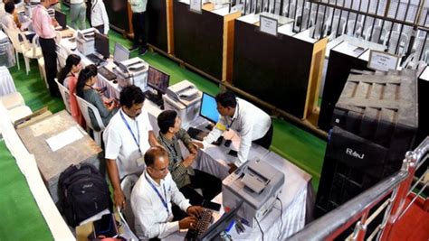 Lok Sabha Polls Bjp Leading On 42 Seats Congress On 17