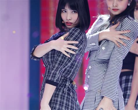 Twice Likey Momo Kpop6
