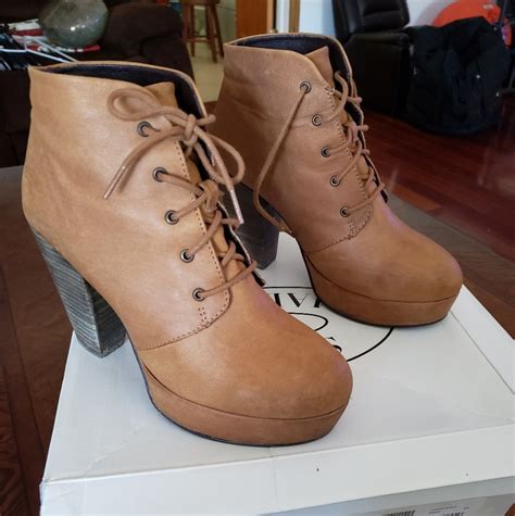Steve Madden Raspy Cognac Lace Up Booties Gem