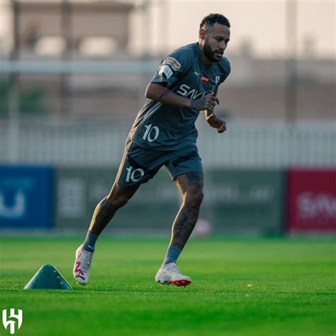 Recuperado de lesão Neymar estreia diante do Al Ittihad GP