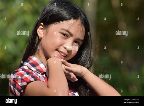 Tiny Filipina Altea