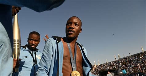 Euforia En Botswana Recibieron Como Un Héroe Al Ganador De Los 200