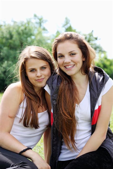 Twee Lesbische Meisjes Stock Afbeelding Image Of Erotisch 23783413