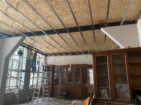 თბილისის ილია ჭავჭავაძის სახელობის N23 საჯარო სკოლა დღის იუბილარები გიორგი გიორგობიანი 8ბ