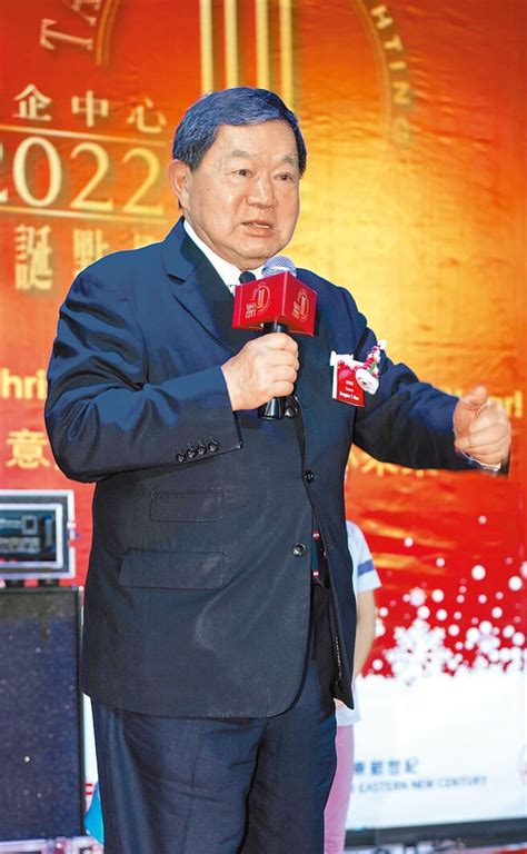 百貨耶誕樹華麗點燈 時尚消費 中國時報