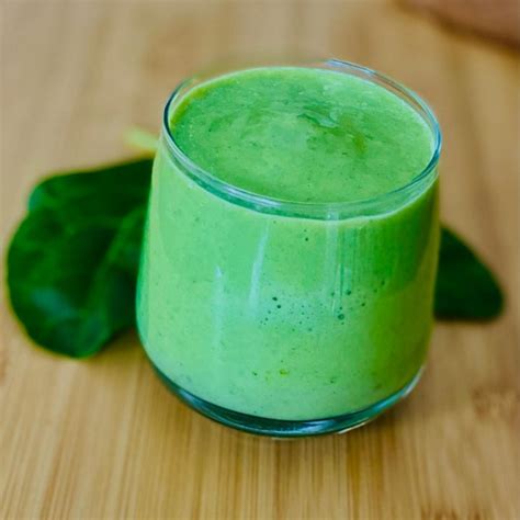Banana And Avocado Green Smoothie