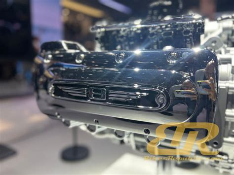 Gwm 8 Cylinder Motorcycle Engine Breaks Cover