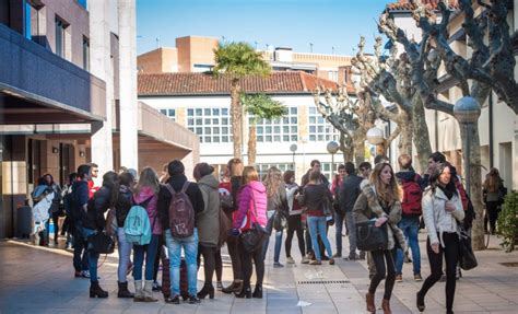 La Uvic Atén Un 70 Més De Persones Al Saló De Lensenyament Respecte A